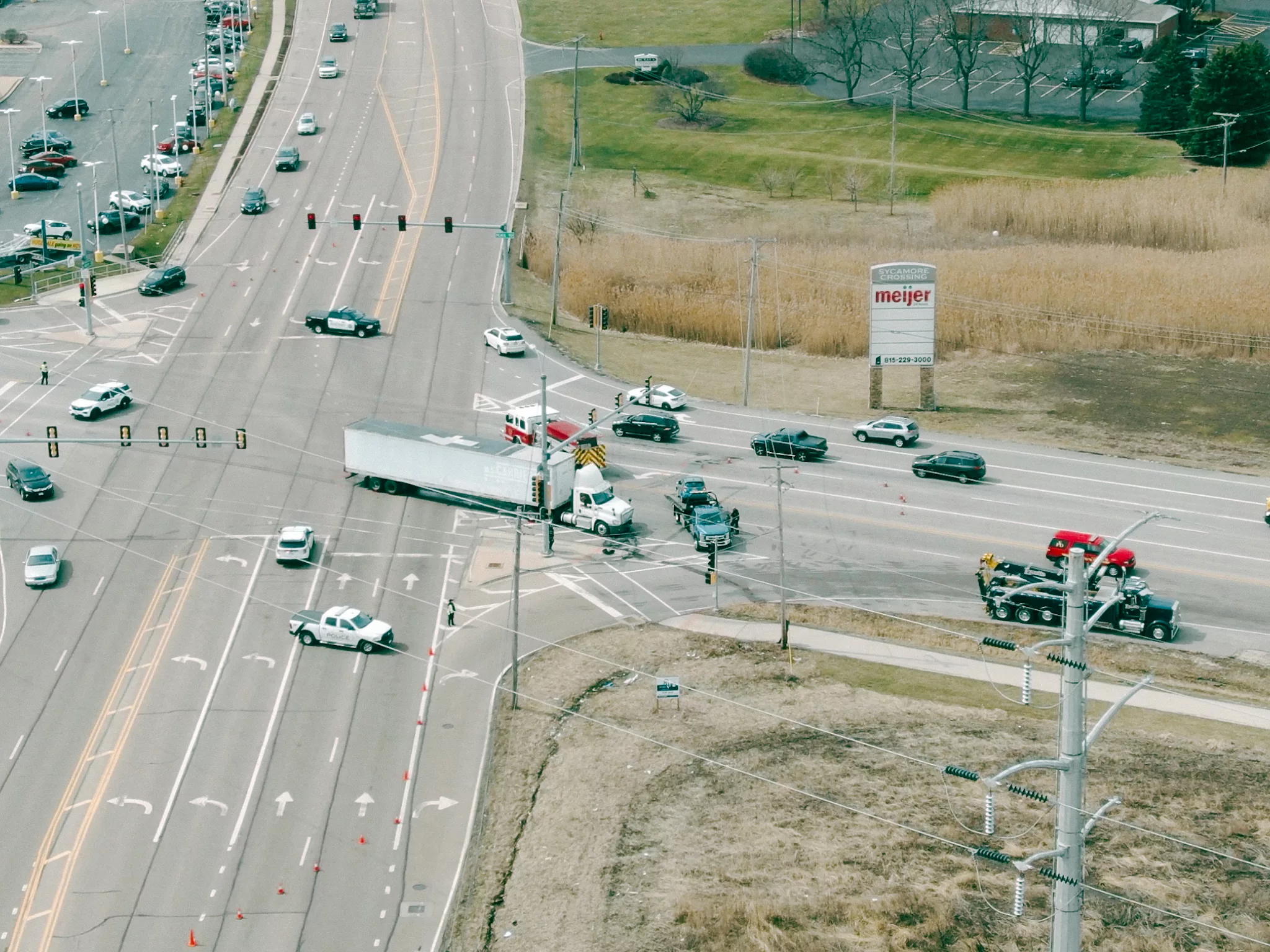 Multi-Vehicle Crash Involving Semi-Truck on Dekalb Ave and Peace Road ...
